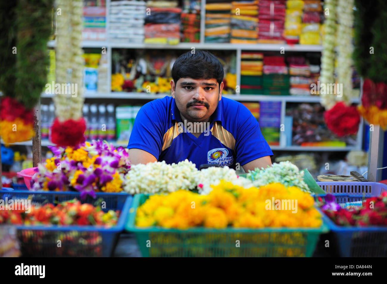 Flower Worker Little India Singapore Stock Photo - Alamy