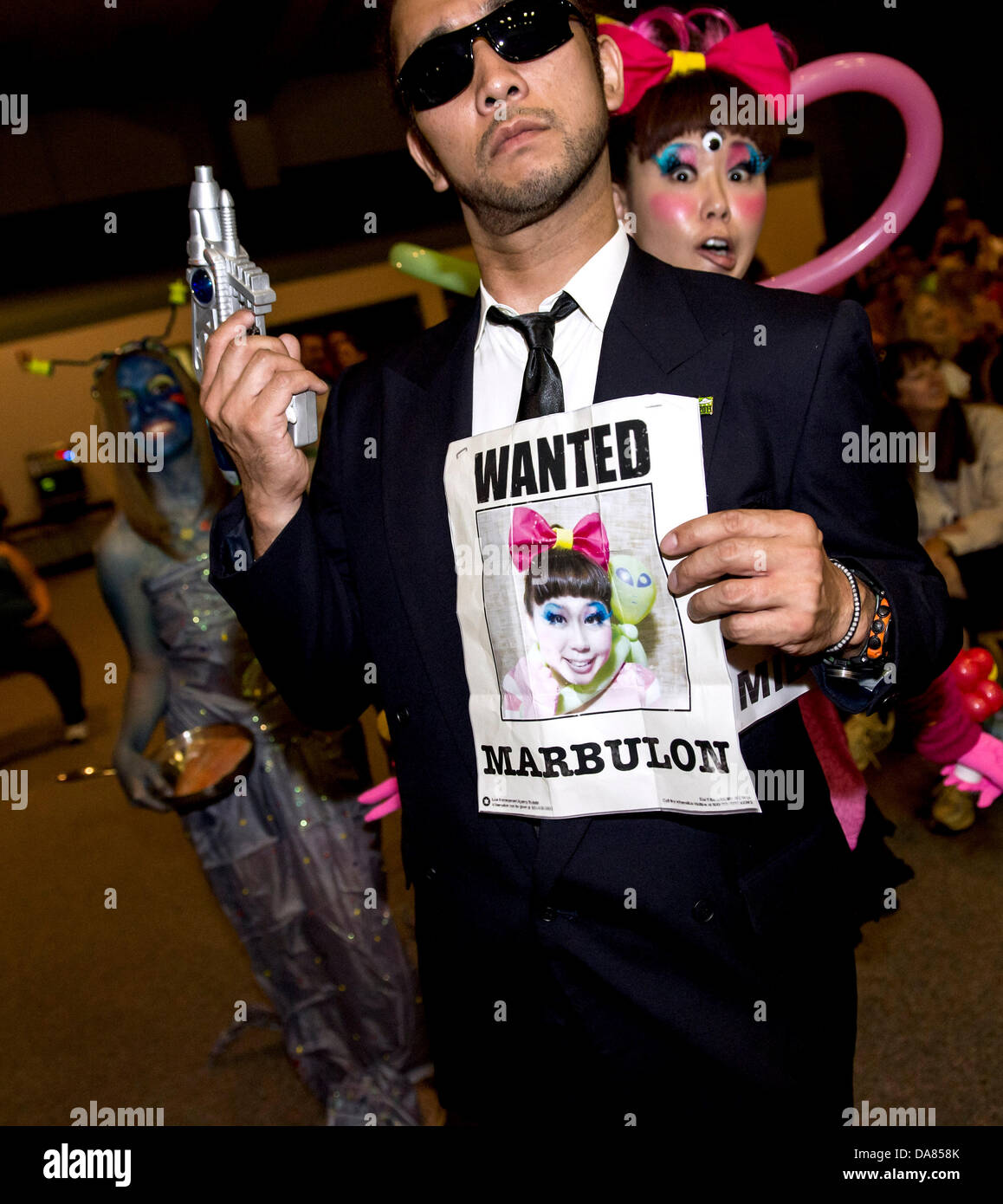 Alien costume hi-res stock photography and images - Alamy