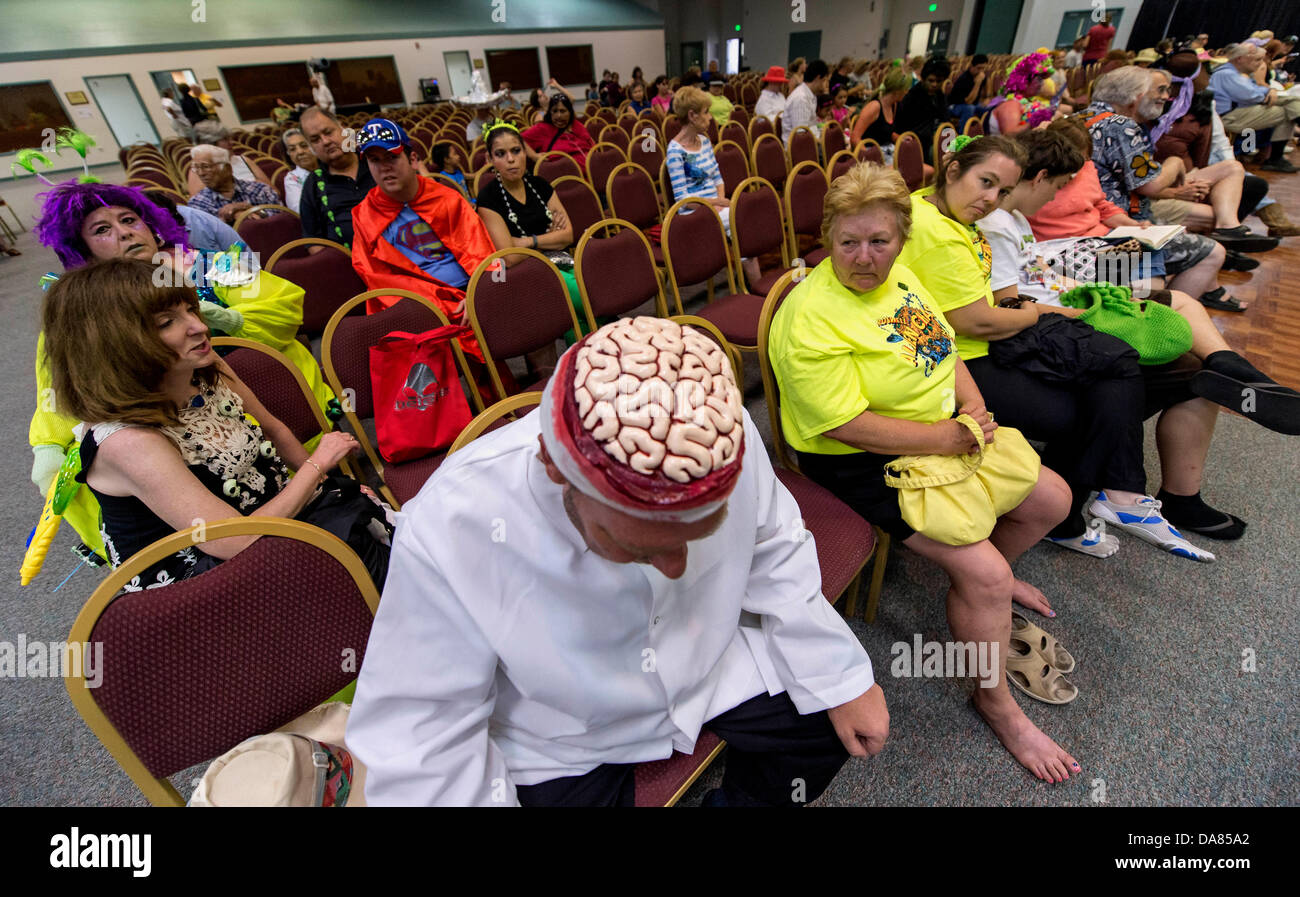 Crash site of a ufo hi-res stock photography and images - Alamy