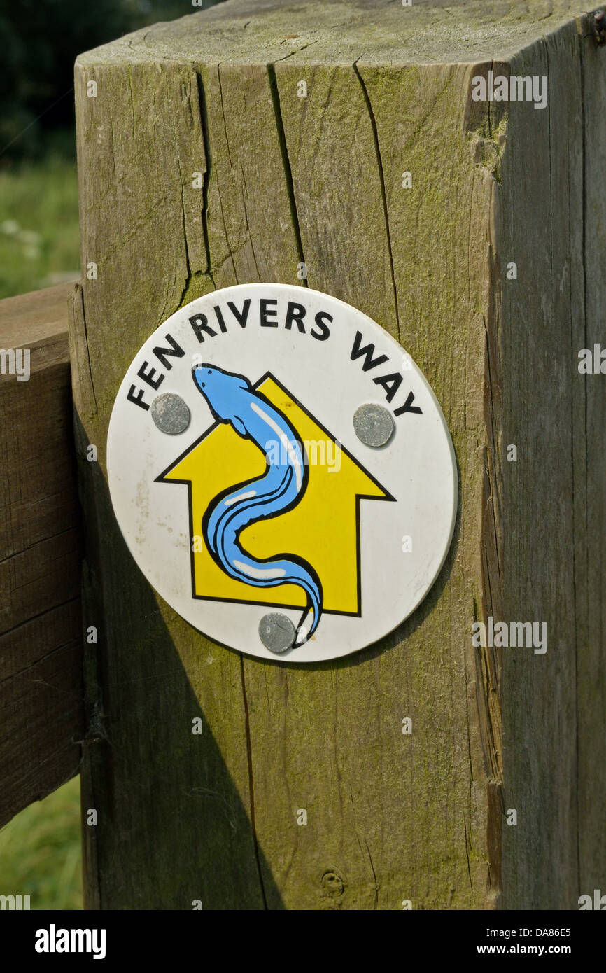 Footpath sign waymark arrow hi-res stock photography and images - Alamy