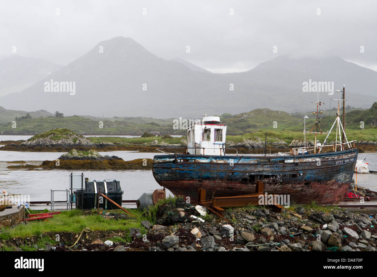 Connemara coast hi-res stock photography and images - Alamy