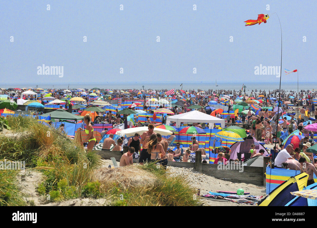 West Wittering, West Sussex, UK. 7th July, 2013. Sizzling Sunday as day ...