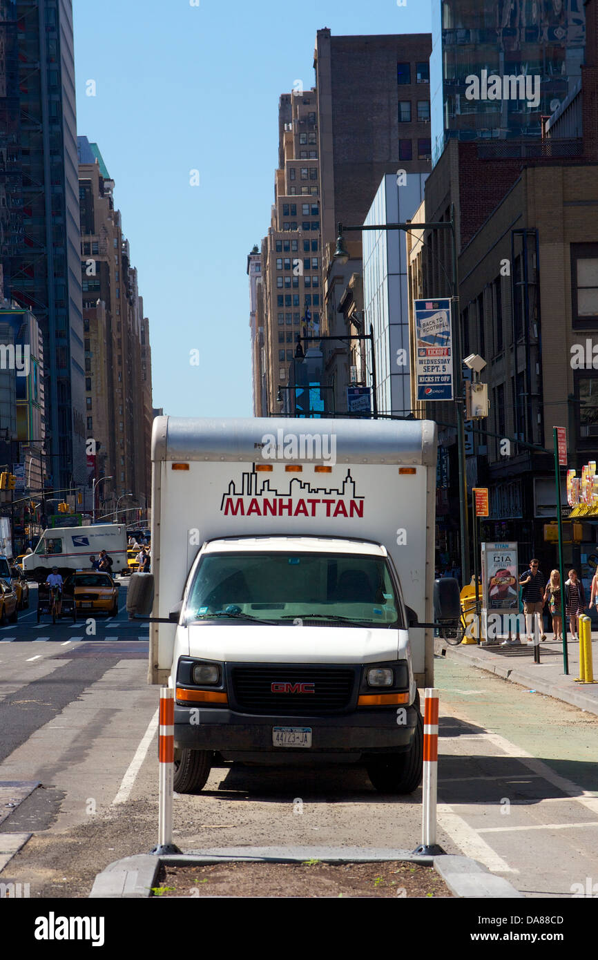 Manhattan Self Storage truck parked on Manhattan avenue in New York, NY ...