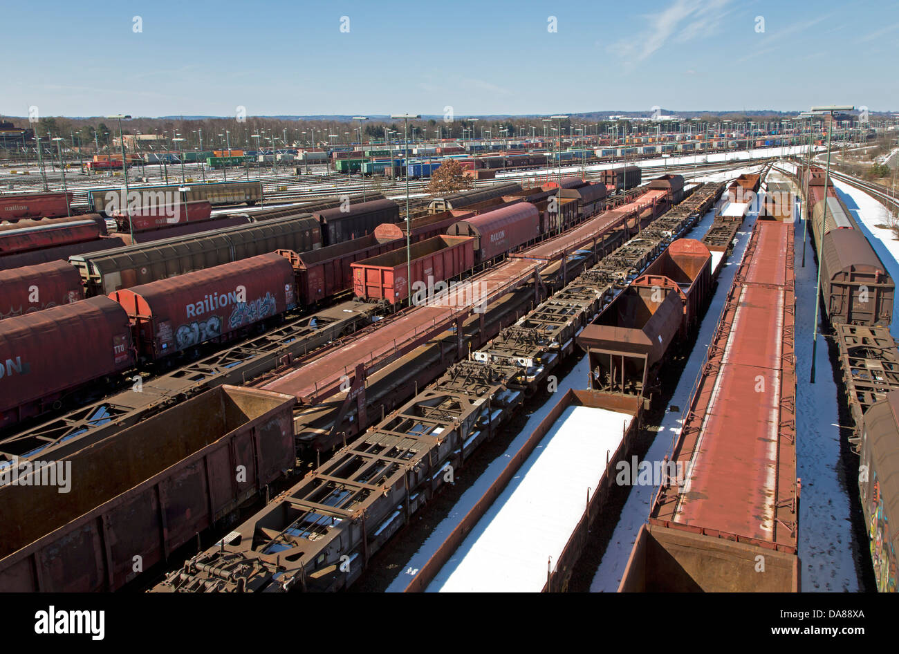 Shunting trains hi-res stock photography and images - Alamy