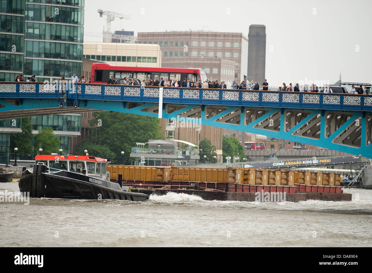 Towing barges hi-res stock photography and images - Alamy