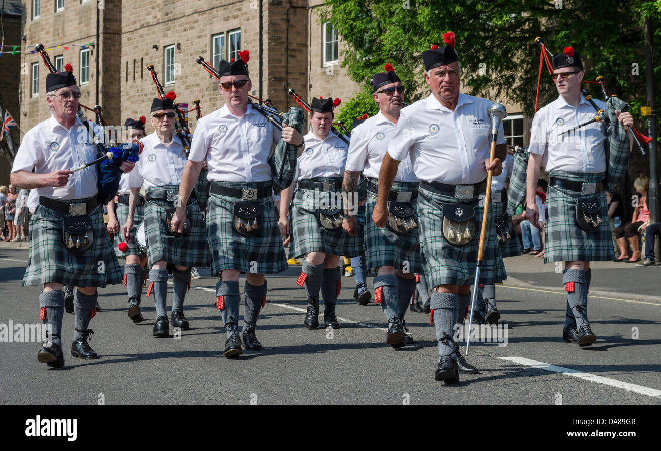 Pipers marching in the Bakewell carnival procession 2013 Stock Photo ...