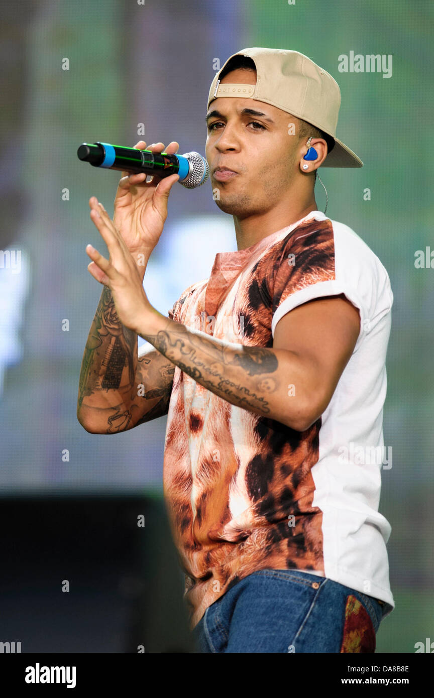 Aston merrygold jls performing hi-res stock photography and images - Alamy