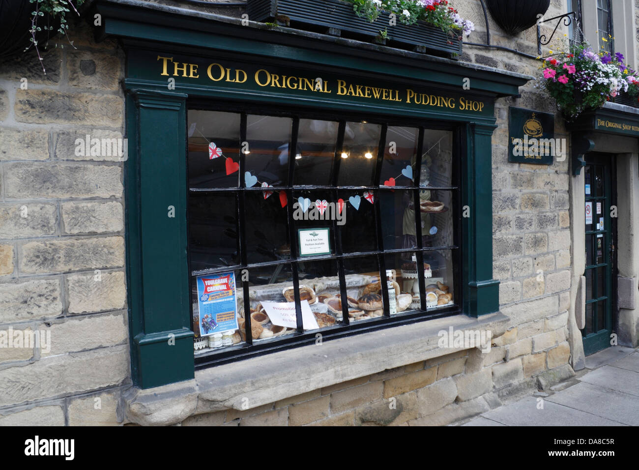 The old original Bakewell pudding shop, Derbyshire England. Tourist ...