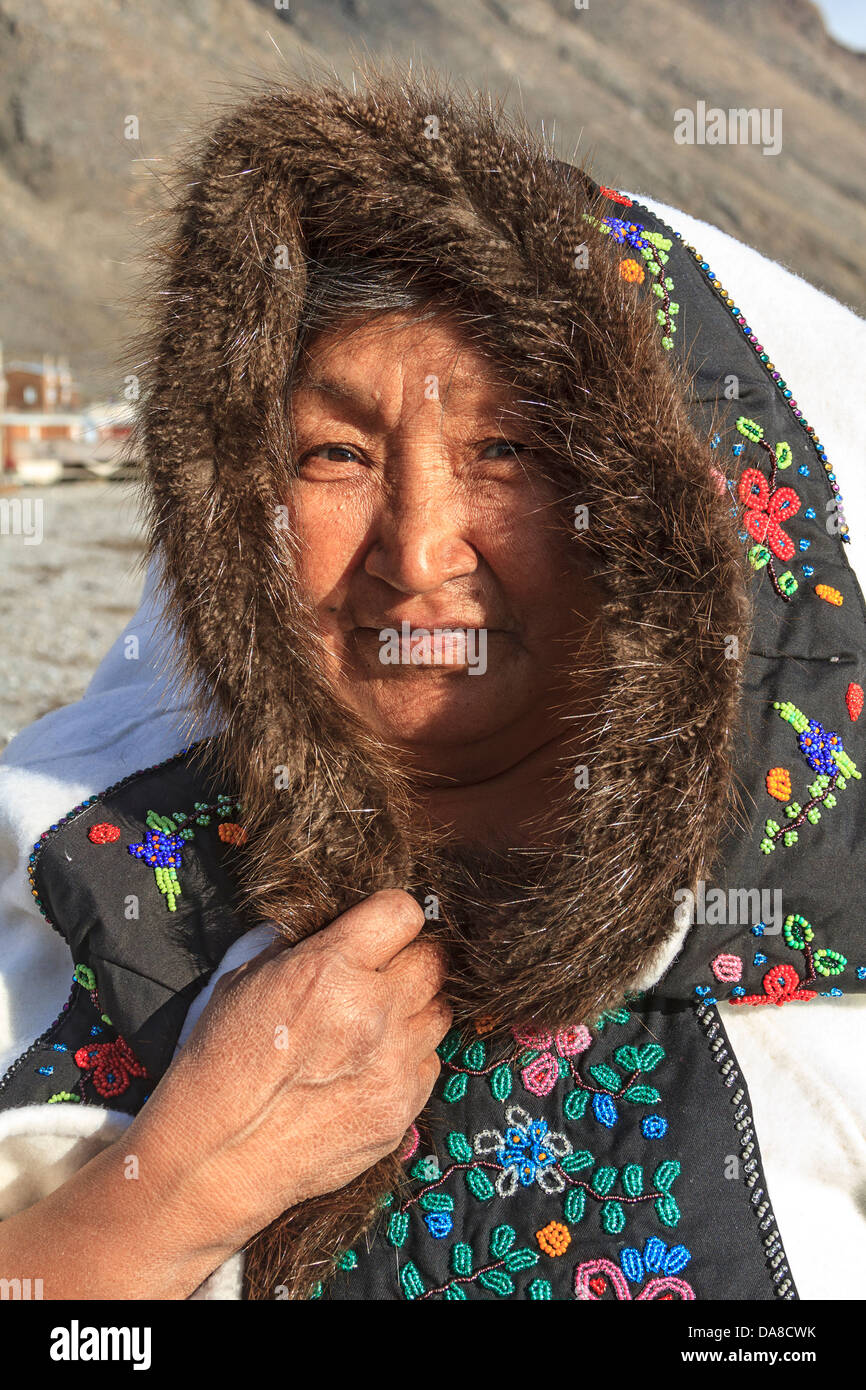 Inuit woman of Grise Fjord in traditional clothing. Ellsmere Island ...