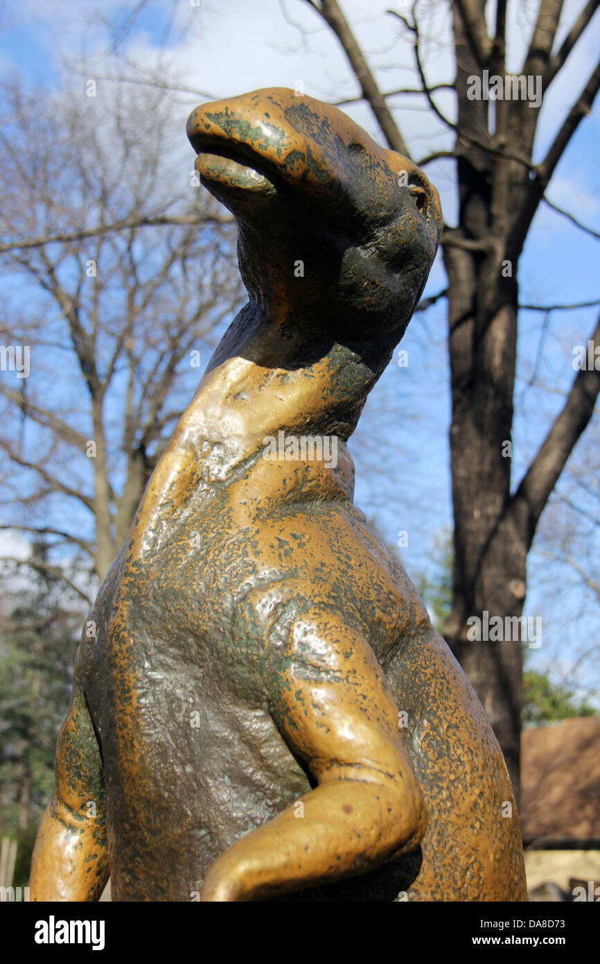 Animal Statue At Zoo High Resolution Stock Photography and Images - Alamy