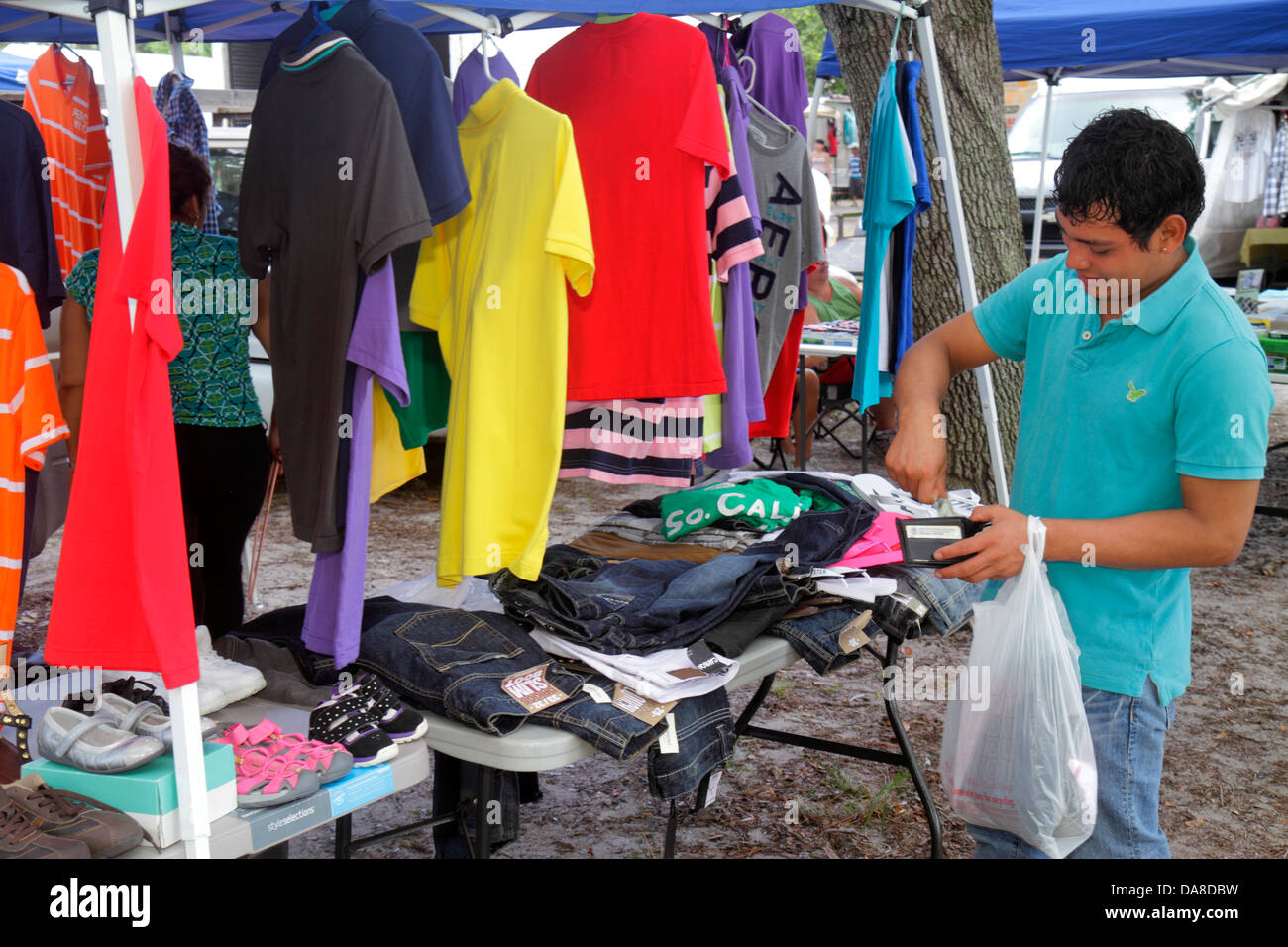Florida LaBelle,flea market,rummage sale,shopping shopper shoppers shop ...