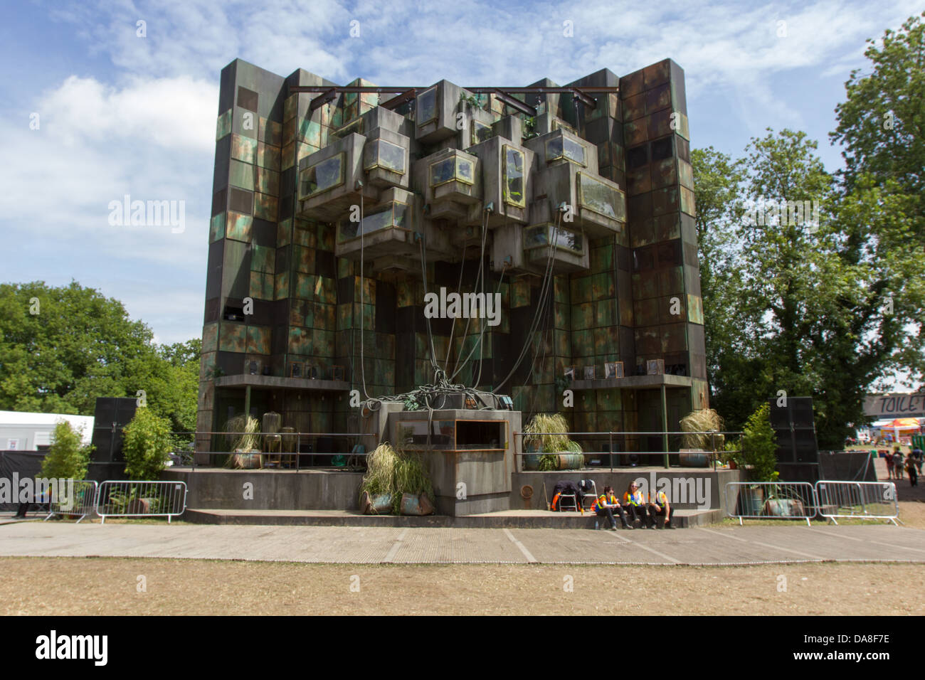 GENOSYS art installation in Block9 arena at the Glastonbury Festival ...