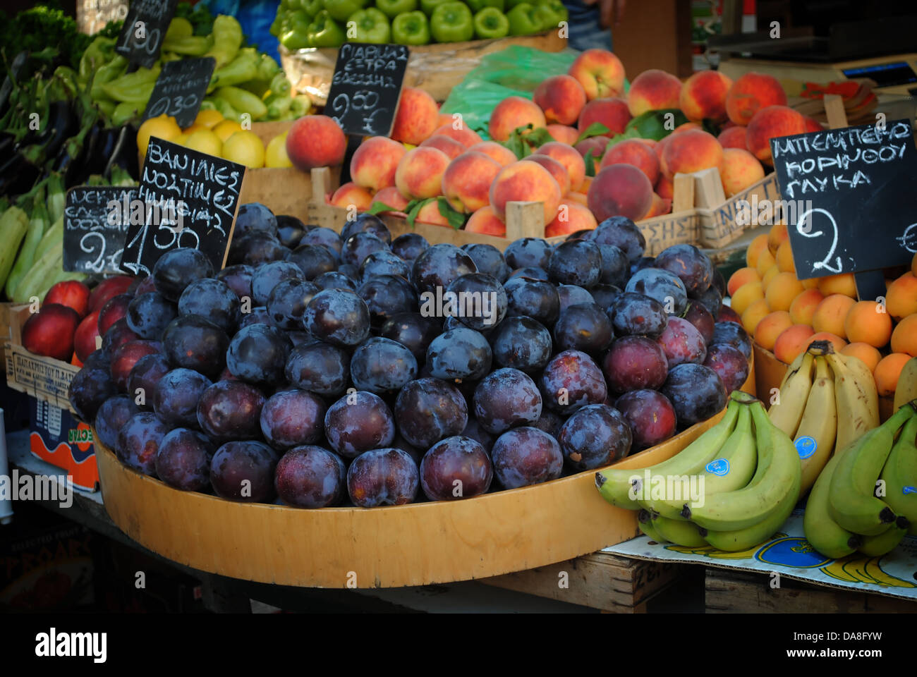 plenty of fruit at the green market Stock Photo - Alamy