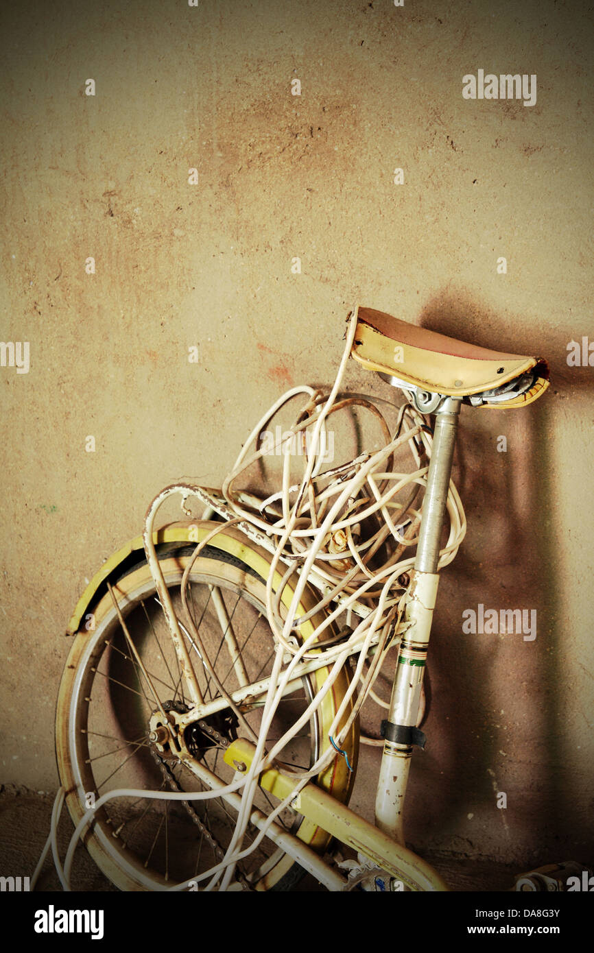 a broken an old abandoned cycle Stock Photo - Alamy