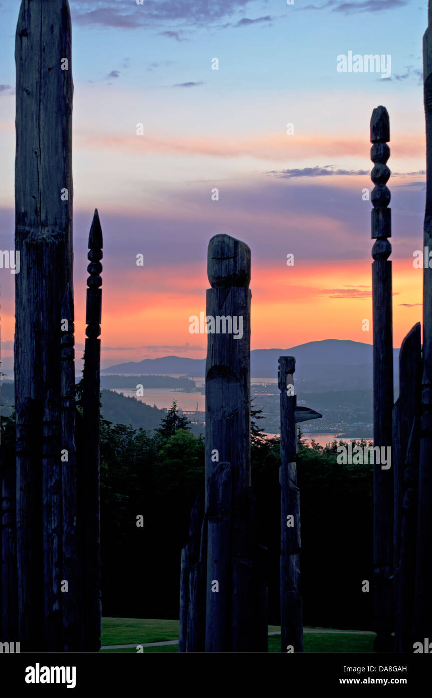 Japanese ainu totem poles hi-res stock photography and images - Alamy