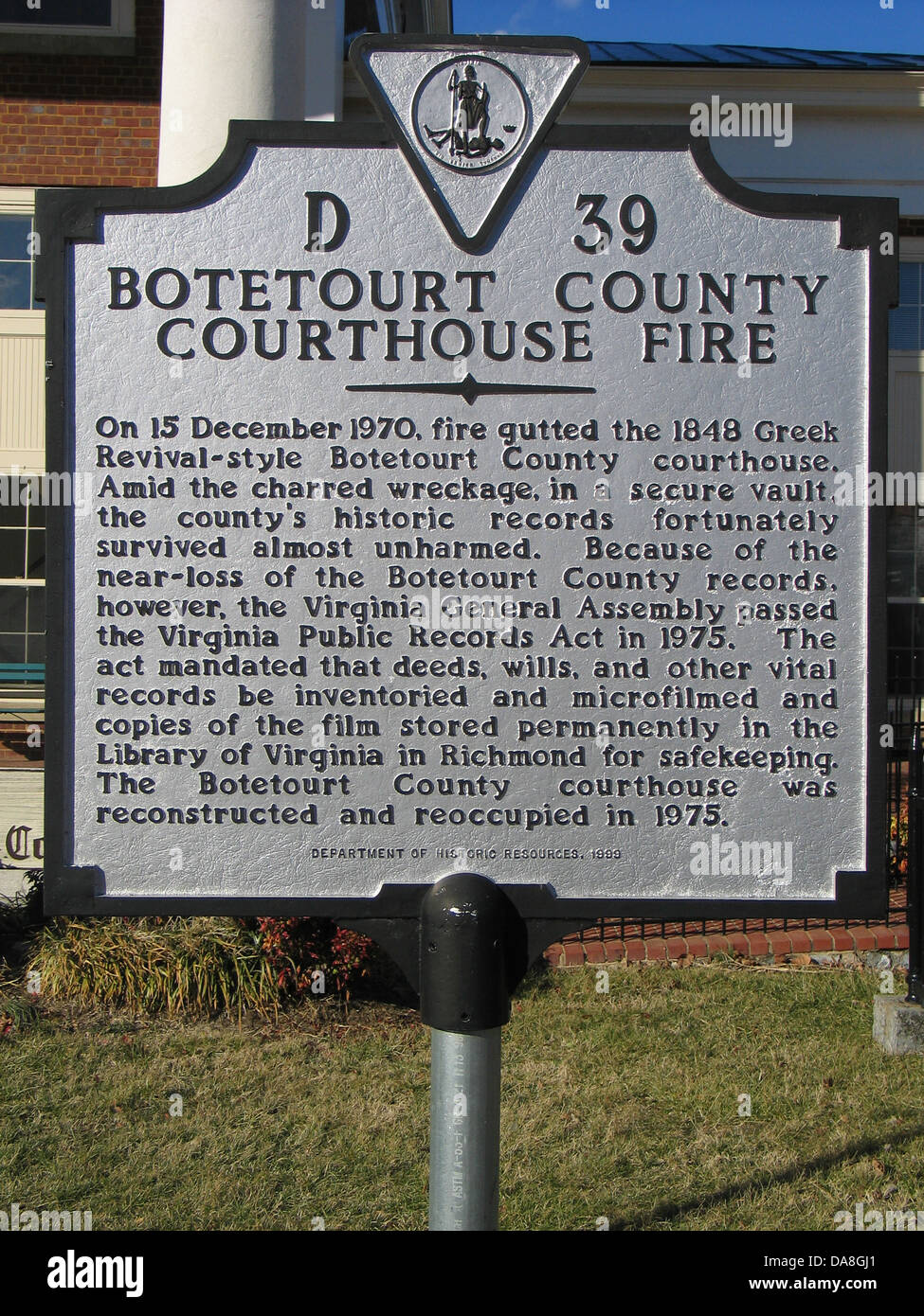BOTETOURT COUNTY COURTHOUSE FIRE On 15 December 1970, fire gutted the ...