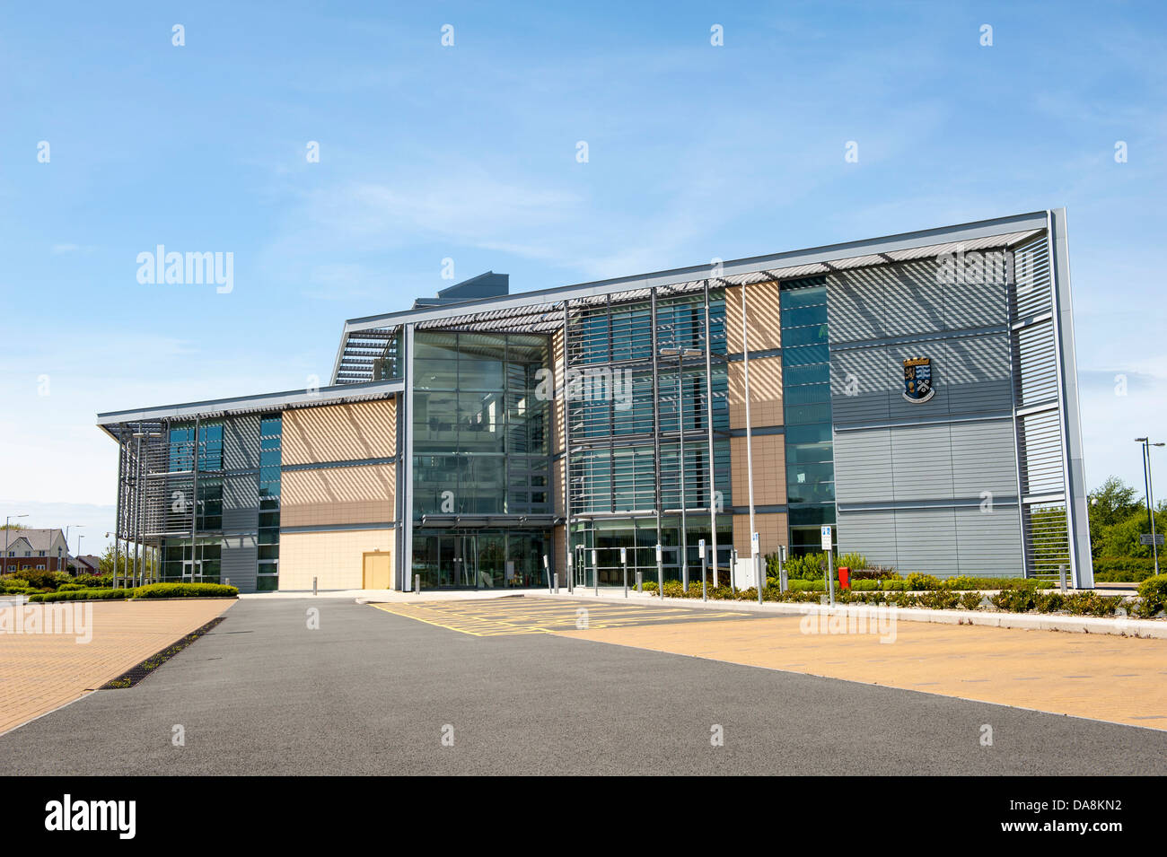 Corner building with sharp angles hi-res stock photography and images ...