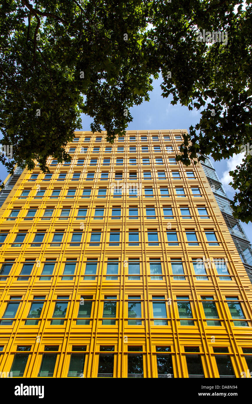 Yellow coloured buildings hi-res stock photography and images - Alamy