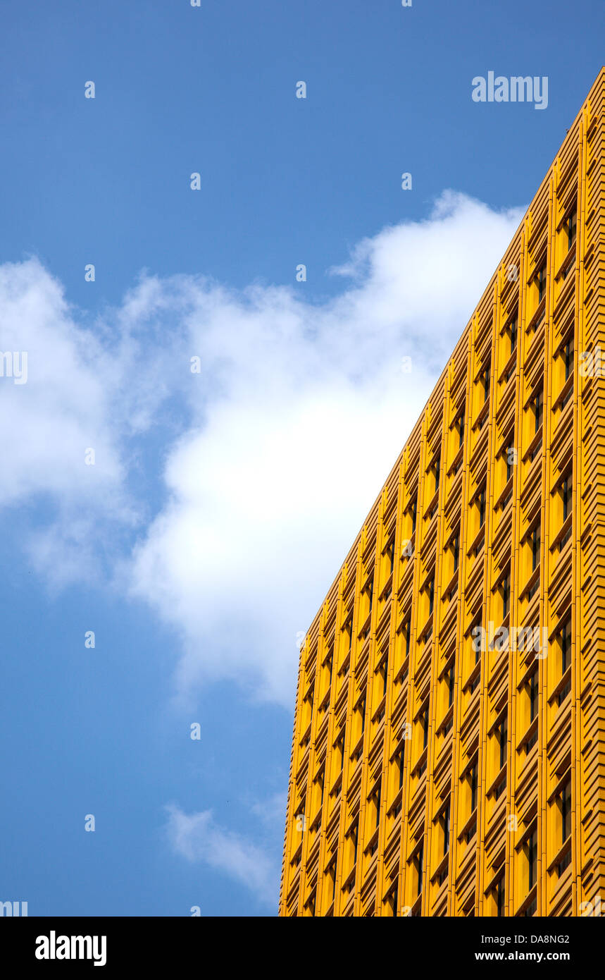 Yellow coloured buildings hi-res stock photography and images - Alamy