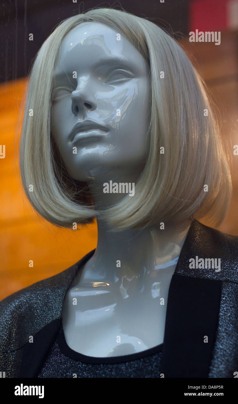 A headshot of a shop window mannequin in Liverpool, England Stock Photo ...