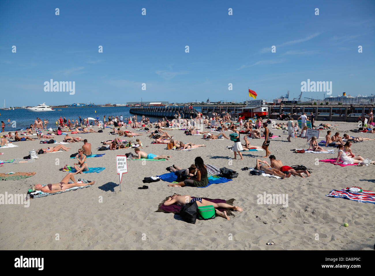 Bathing beaches hi-res stock photography and images - Alamy