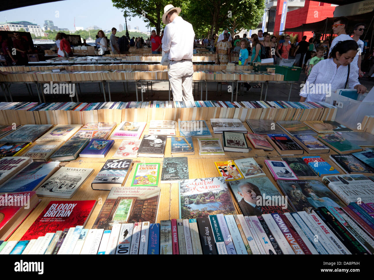 Book Stall Books Secondhand High Resolution Stock Photography and ...