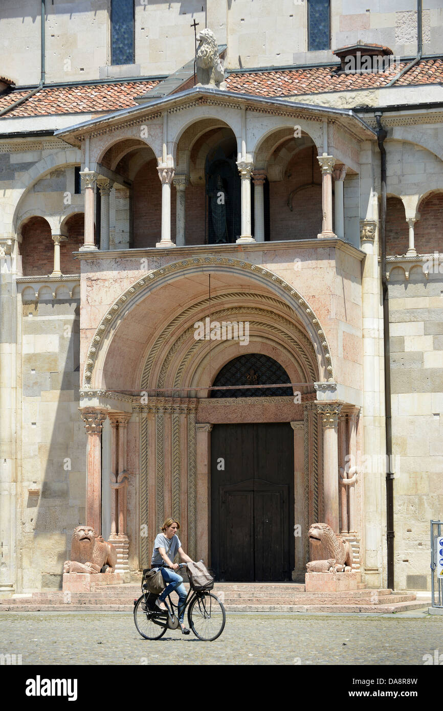 Modena cathedral hi-res stock photography and images - Alamy