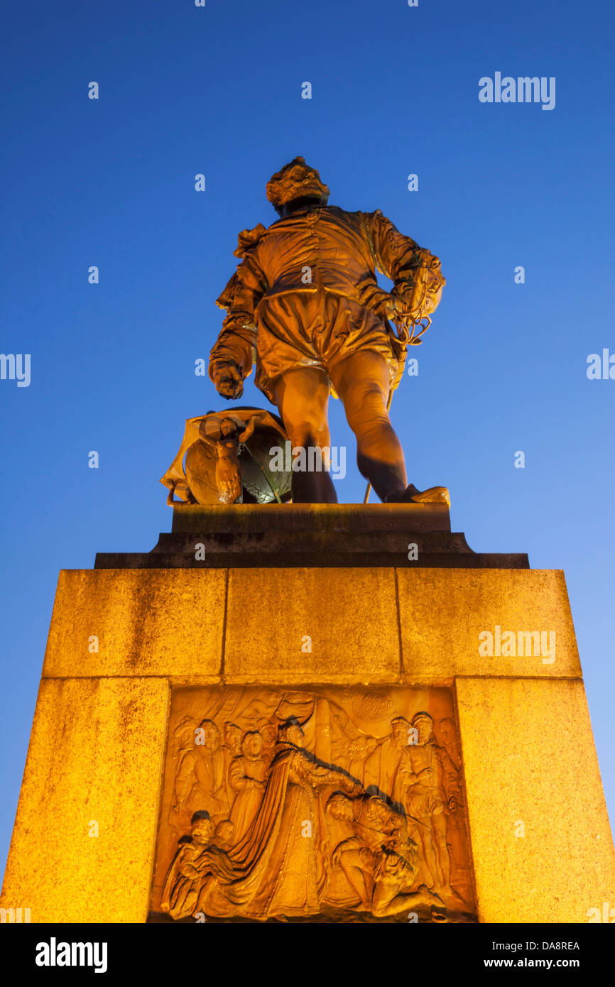 England, Devon, Tavistock, Statue of Sir Francis Drake Stock Photo - Alamy