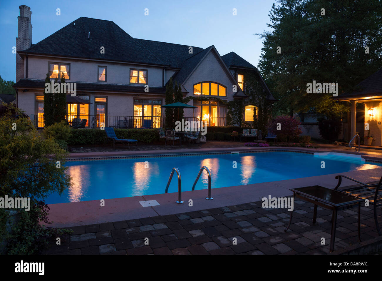 Outdoor swimming pool dusk hi-res stock photography and images - Alamy