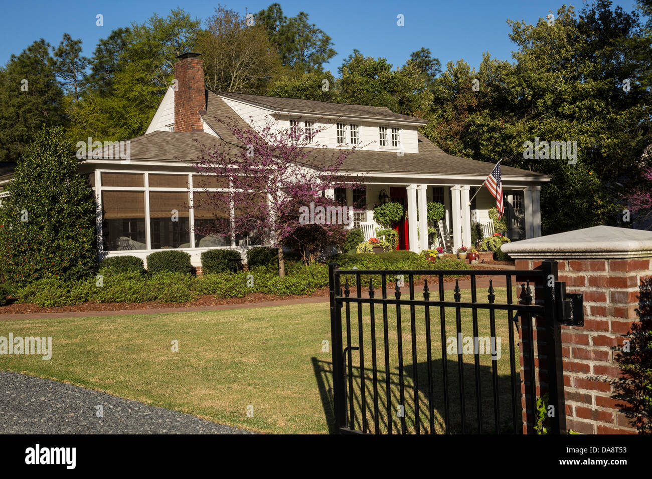 Front gate house hi-res stock photography and images - Alamy