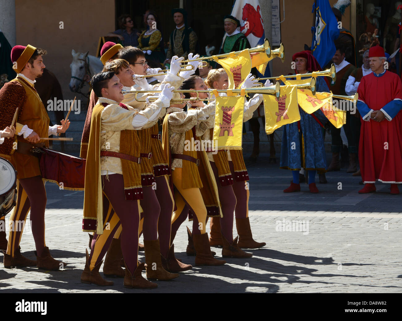 Trumpeters medieval hi-res stock photography and images - Alamy
