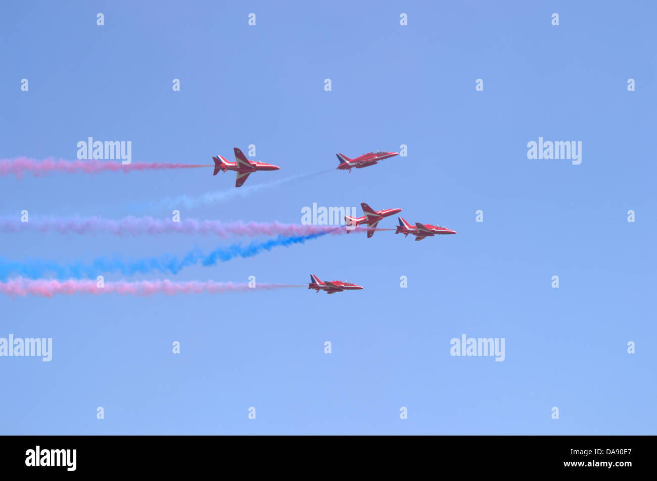 Four red arrows hi-res stock photography and images - Alamy