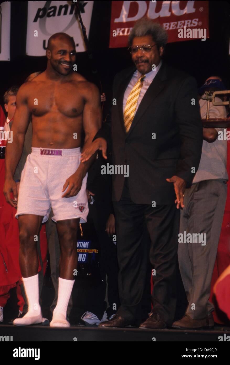 EVANDER HOLYFIELD with Lewis fight weigh in at Madison Square Garden in ...