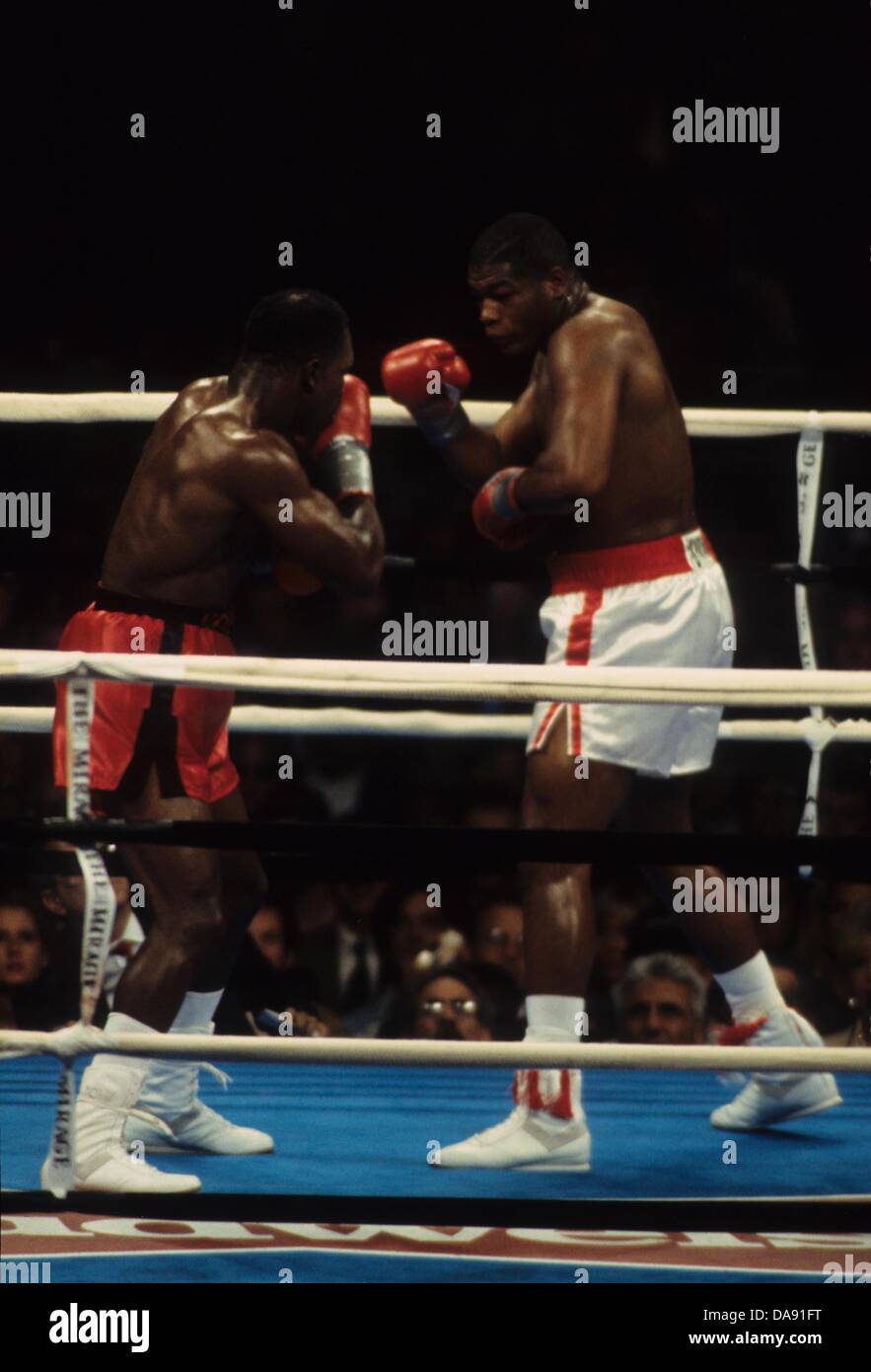 EVANDER HOLYFIELD with Riddick Bowe 1992.l4328.(Credit Image: © John ...