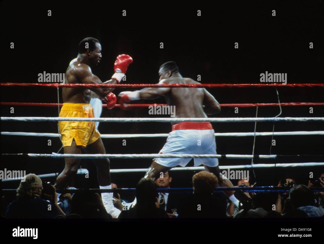 EVANDER HOLYFIELD with Holmes 1992.l3434.(Credit Image: © John Barrett ...