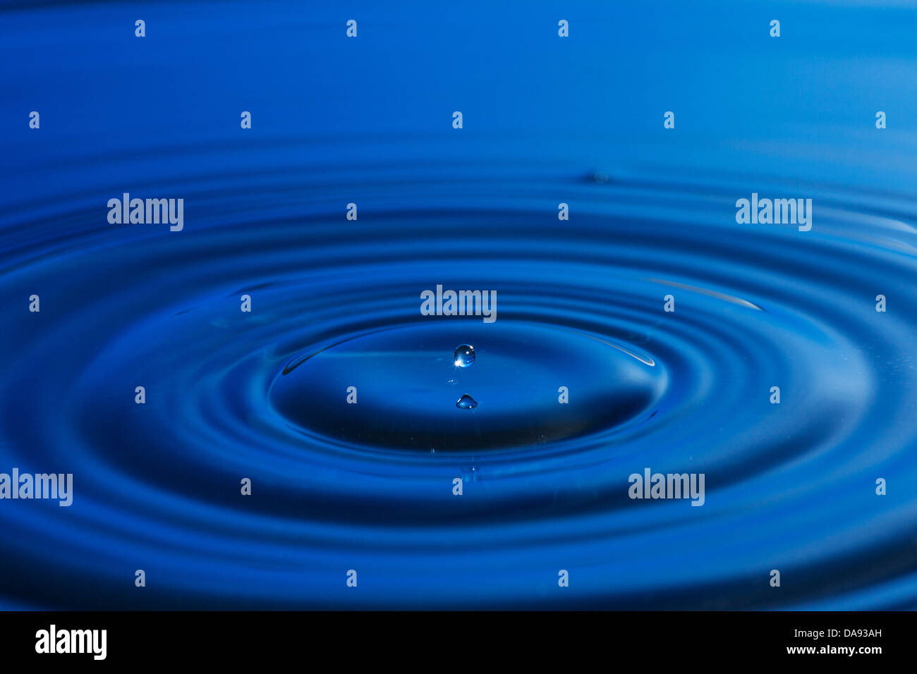 Droplets splash hi-res stock photography and images - Alamy