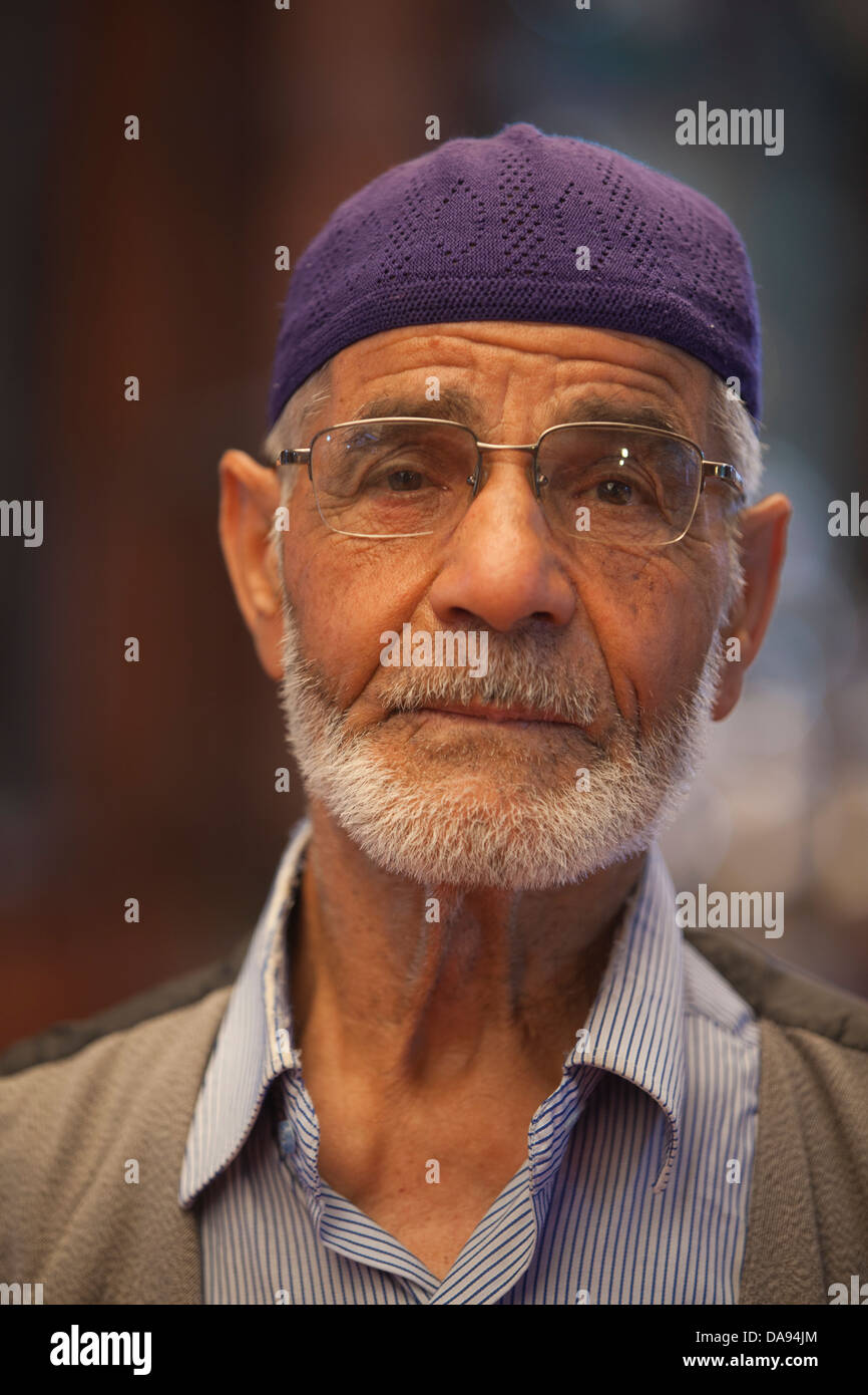 Old turkish man hi-res stock photography and images - Alamy