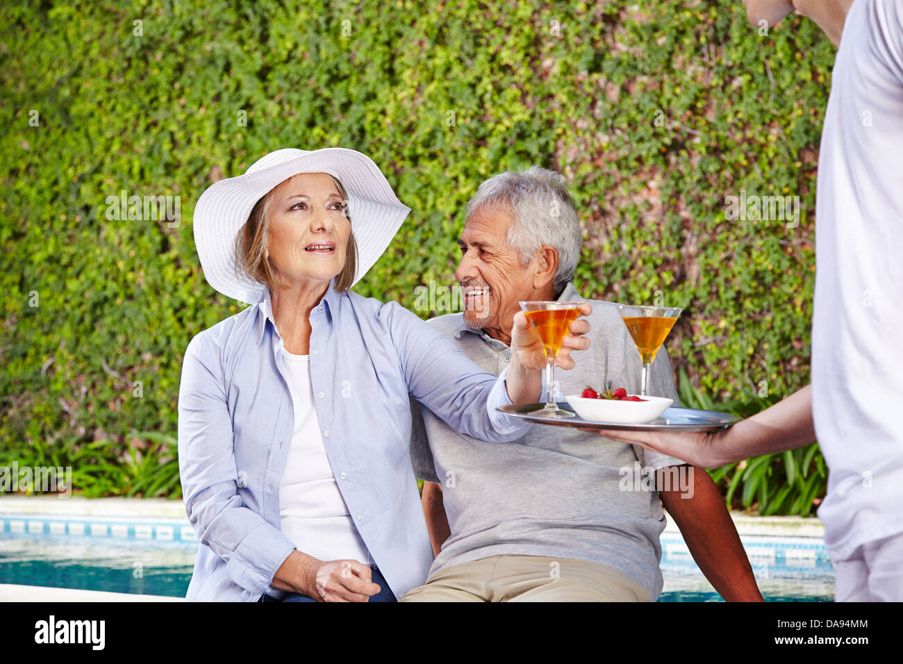 Hotel waiter hi-res stock photography and images - Alamy