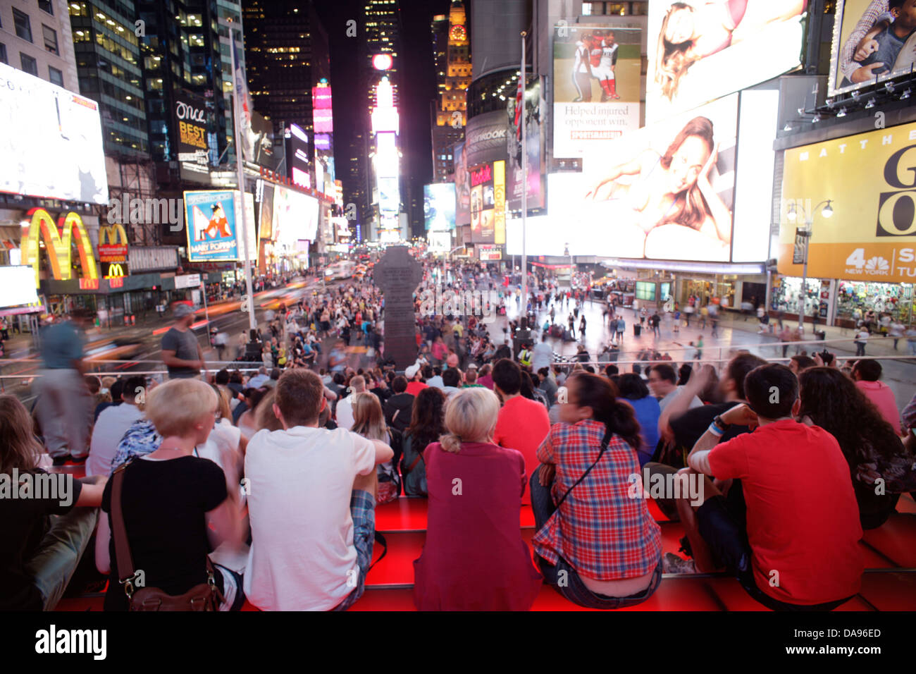 Crowd sitting on hi-res stock photography and images - Alamy