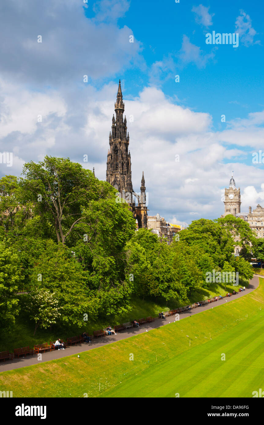 Edinburgh monument princes street gardens hi-res stock photography and ...