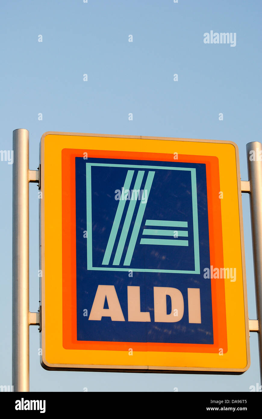 Aldi supermarket sign Stock Photo - Alamy