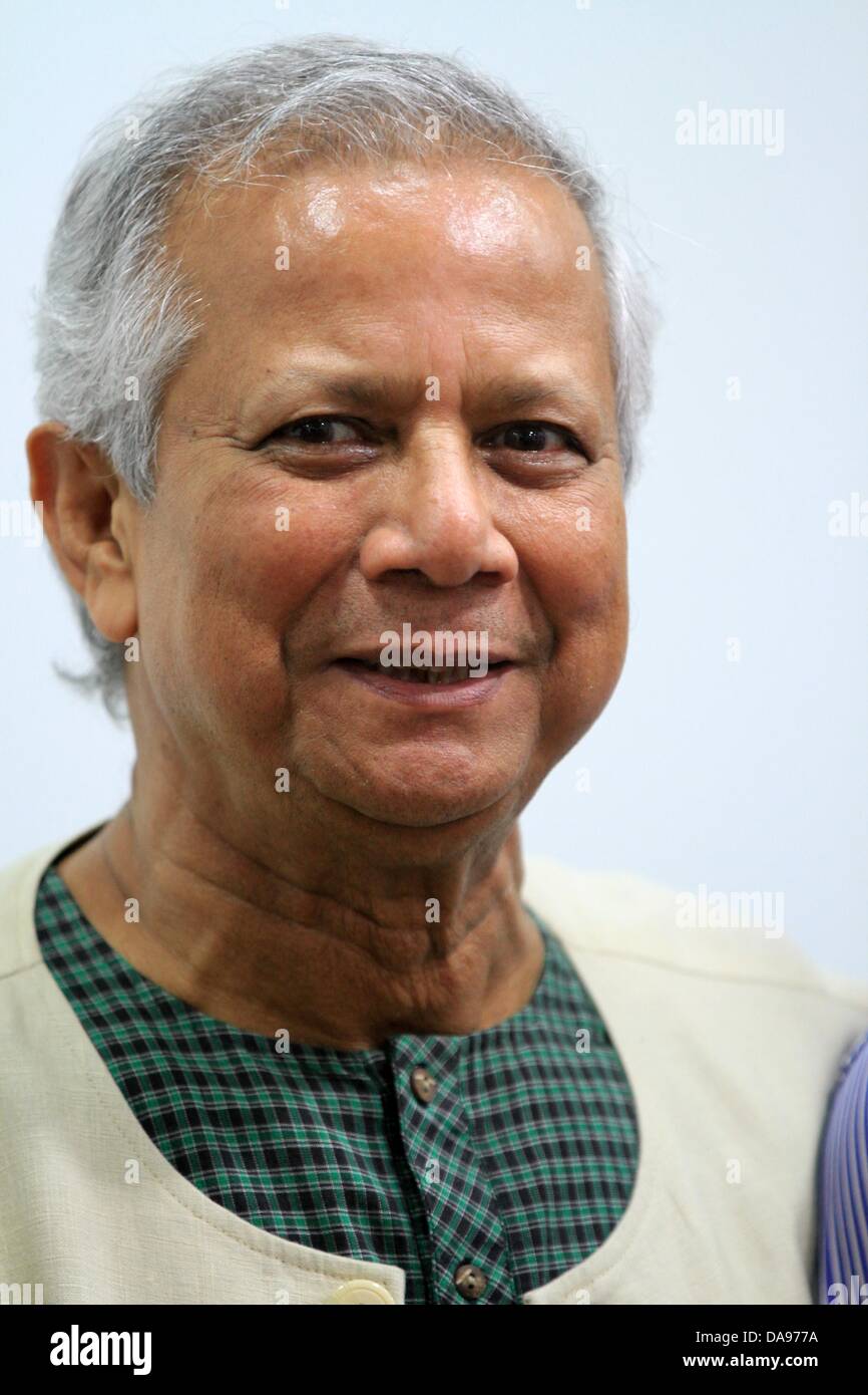 Dr yunus hi-res stock photography and images - Alamy