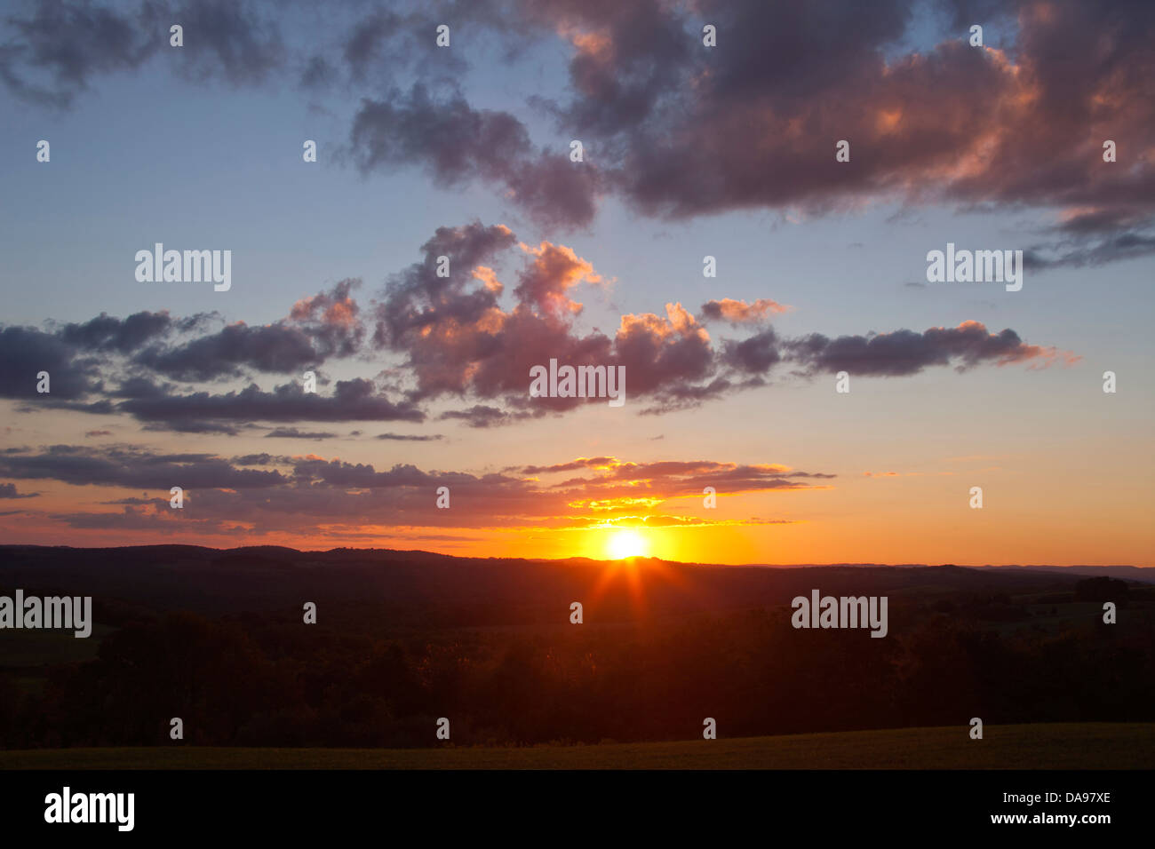 The sunset land hi-res stock photography and images - Alamy