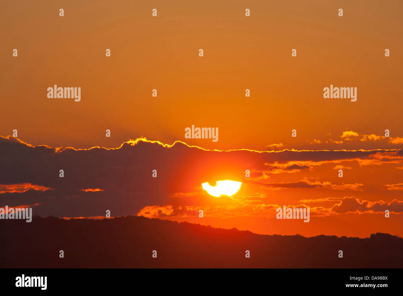 Clouds land hi-res stock photography and images - Alamy