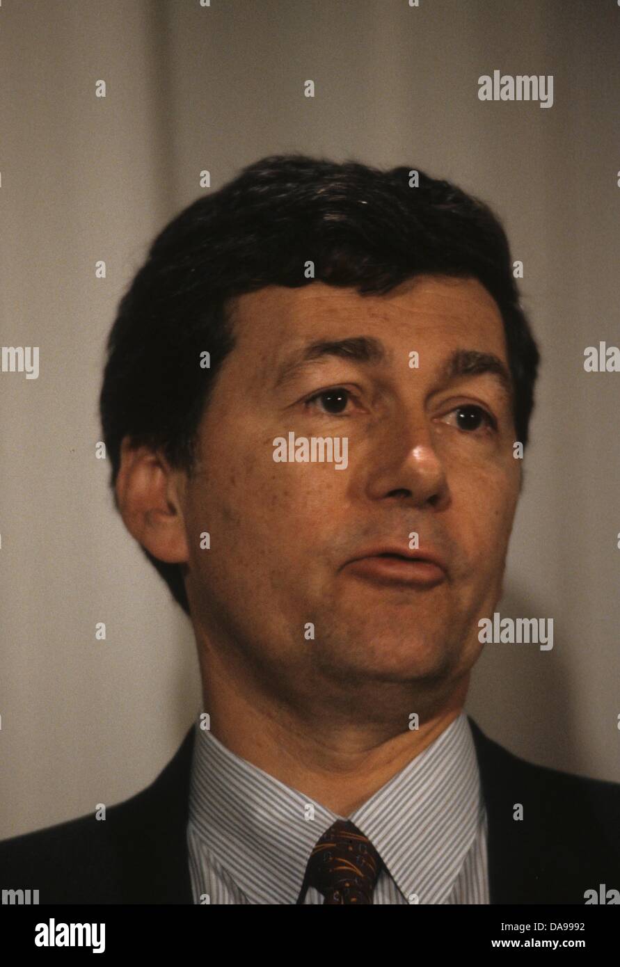 REED E. HUNDT.Major media conference sponsored by Variety 1996.k4496ar ...