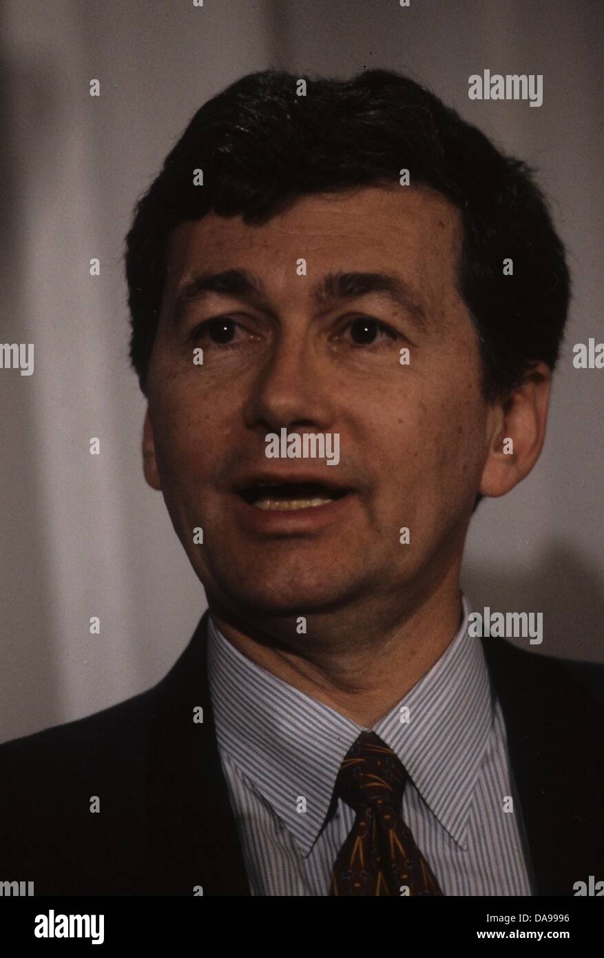 REED E. HUNDT.Major media conference sponsored by Variety 1996.k4496ar ...