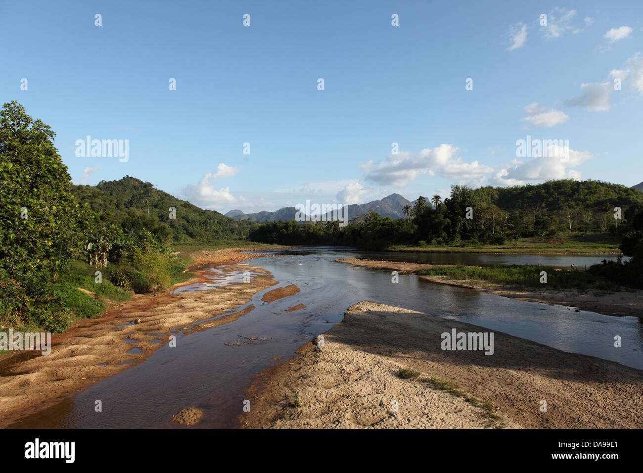 Madagascar rainforest landscape hi-res stock photography and images - Alamy