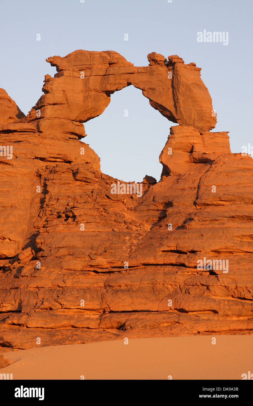 Algeria rock formation tin akachaker hi-res stock photography and ...
