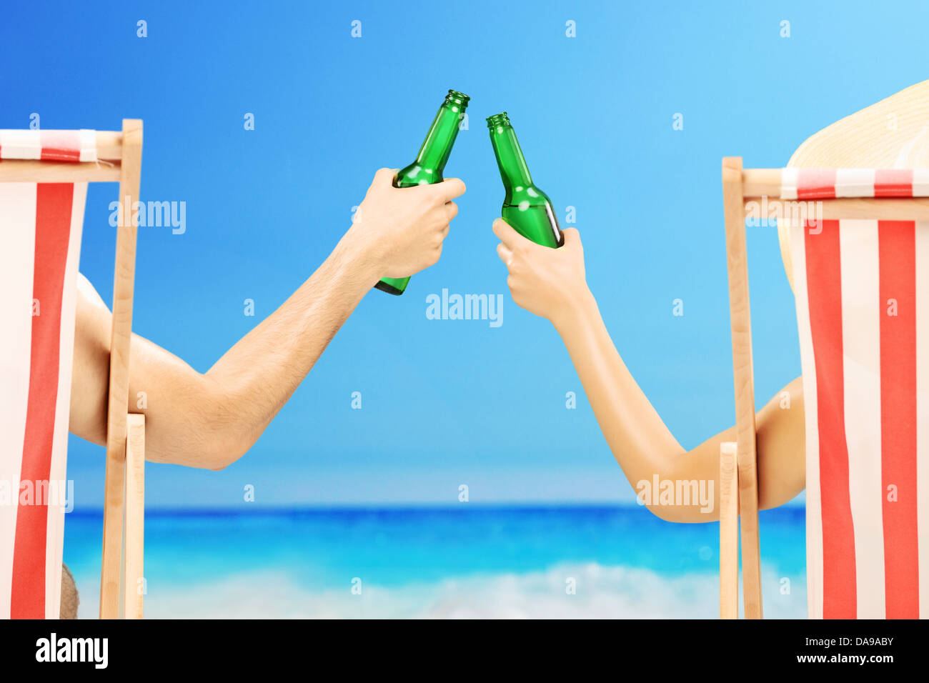 Guy with beer beach hi-res stock photography and images - Alamy