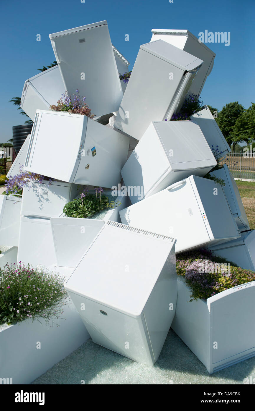 Hampton Court Palace, Surrey, UK. 8th July, 2013. Tip Of The Iceberg, a ...
